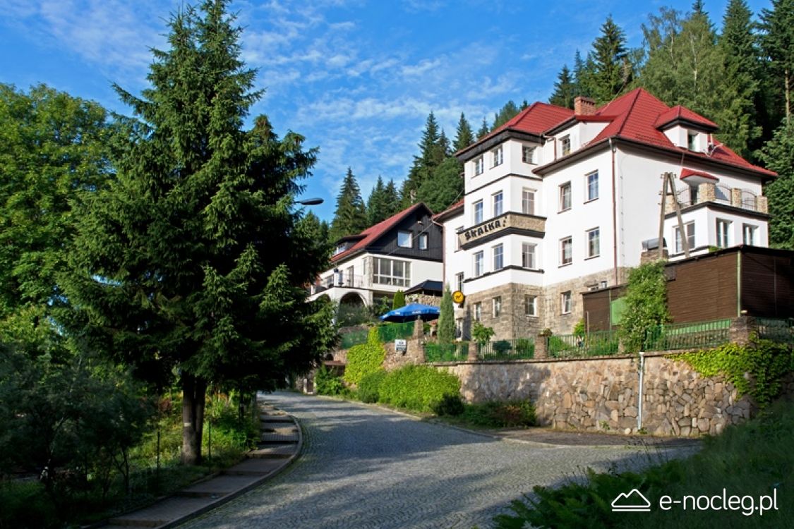 Rodzinny Ośrodek Wypoczynkowy "SKAŁKA" Duszniki-Zdrój ul. Górska 2