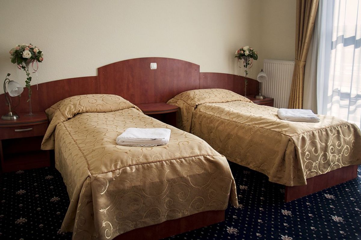 Hotel i restauracja Autos Solec Kujawski Unii Europejskiej 2B